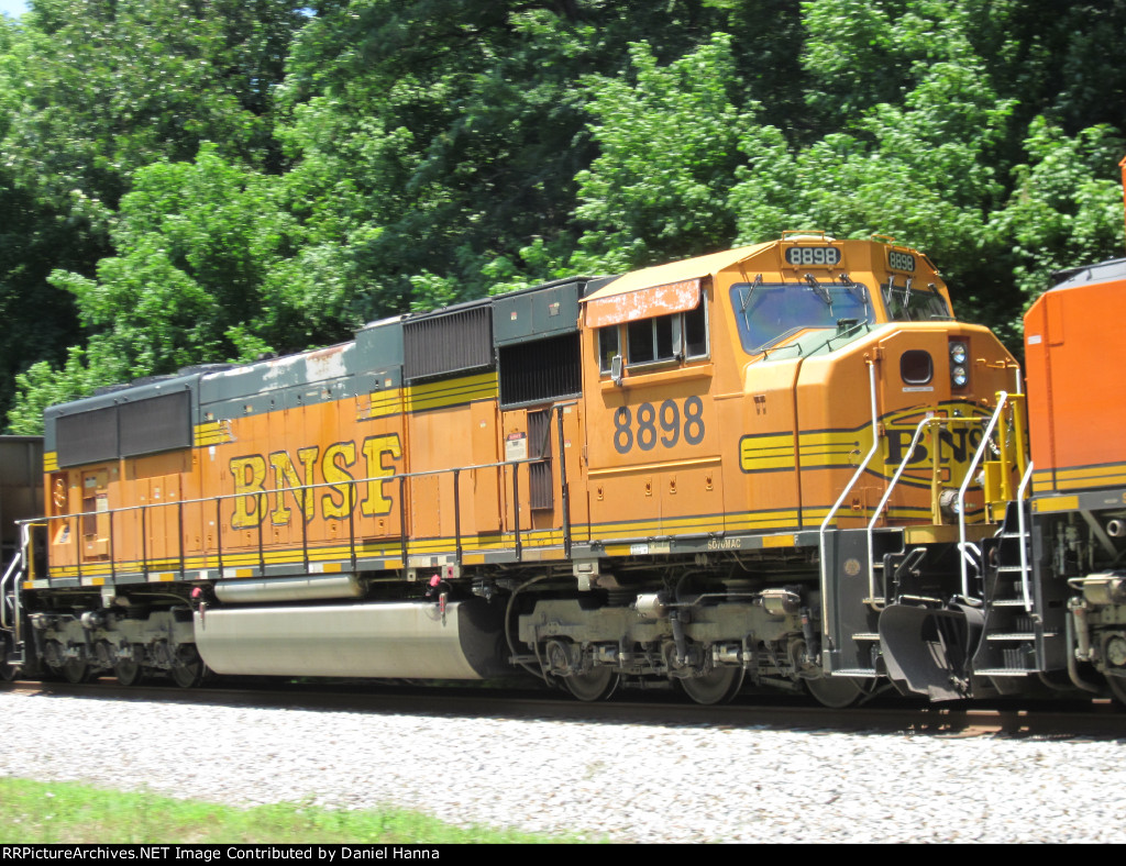 BNSF 8898